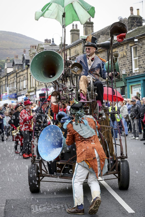 The Hurly Burly | Rag and Bone